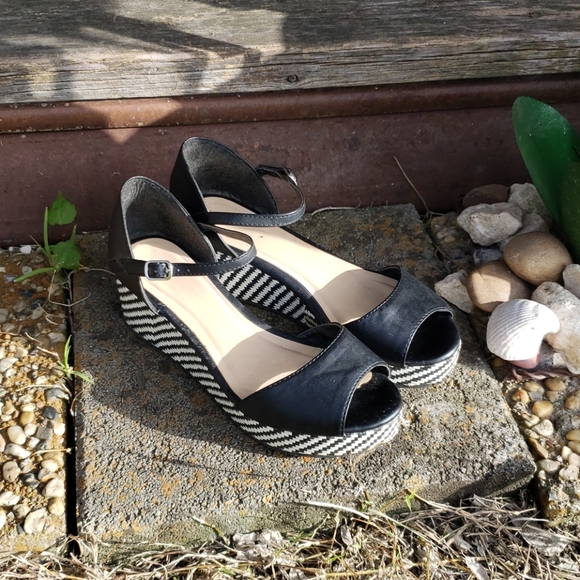 Avon | Shoes | Bogo Clearance Black And White Wedge Sandals | Poshmark